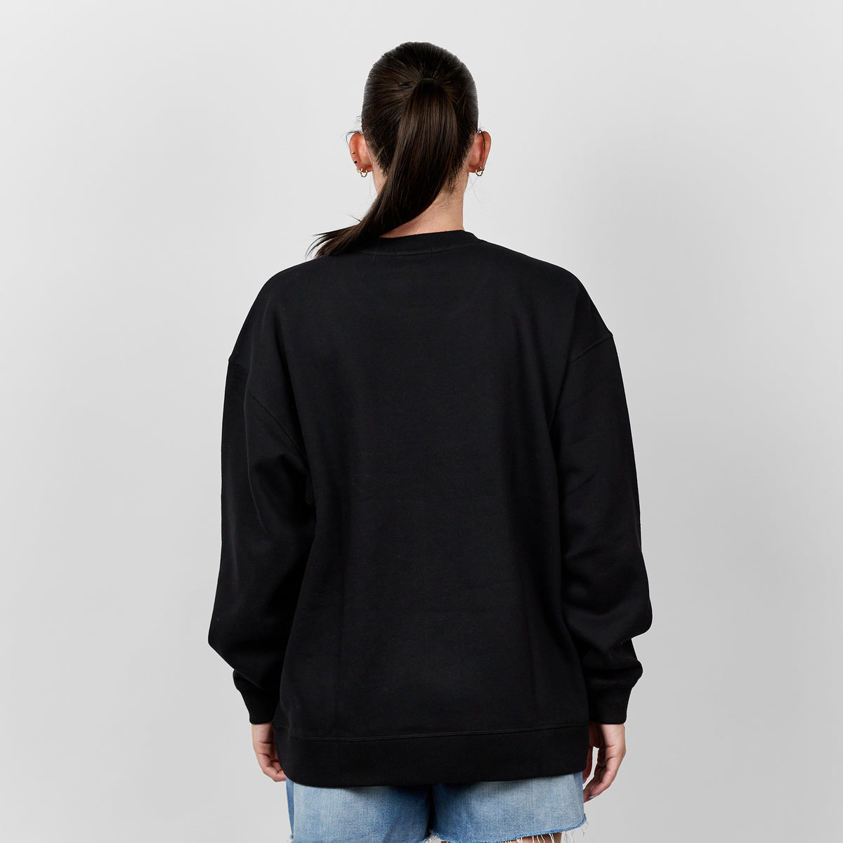Willow Crewneck [Black] – The Nash Collection