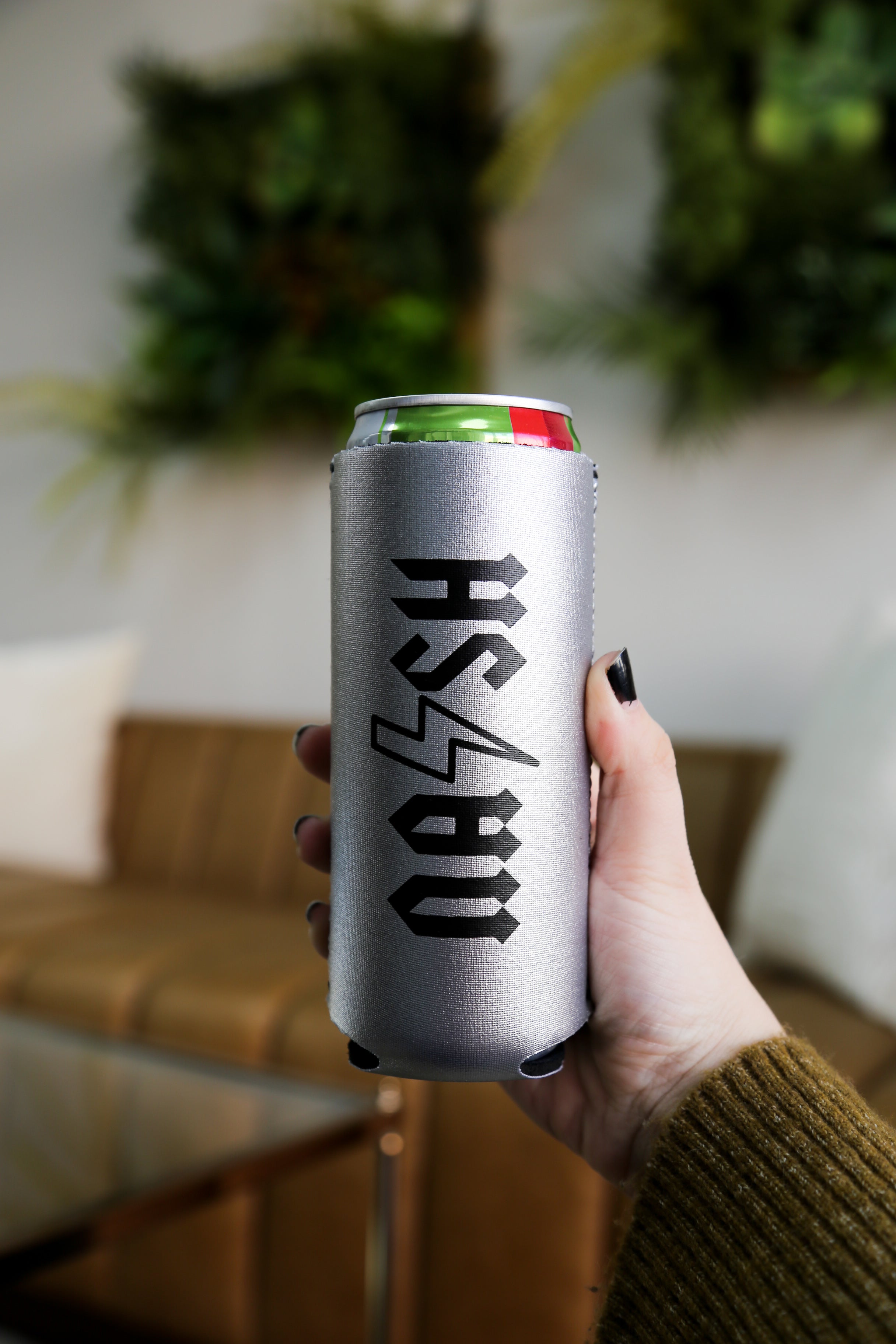Slim Can Cooler [Metallic Silver Classic Rock] – The Nash Collection